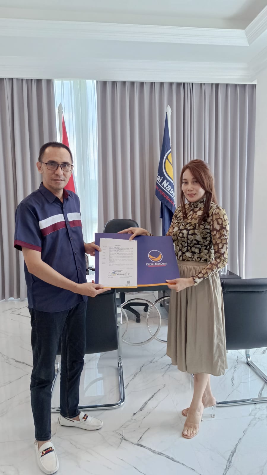 Terima SK dari Partai Nasdem, Stela Runtuwene Resmi Jabat Wakil Ketua ...